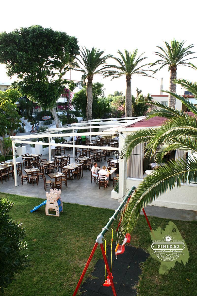 Finikas: - Discover Crete