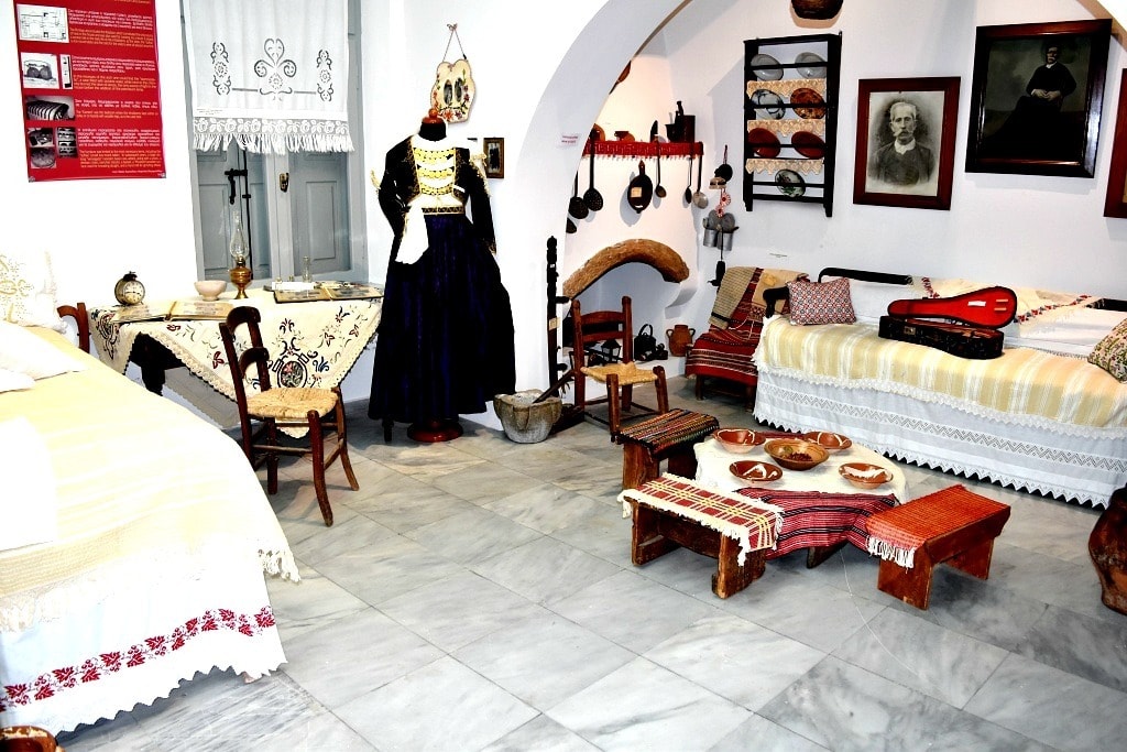 Folklore Museum of Neapolis - Discover Crete