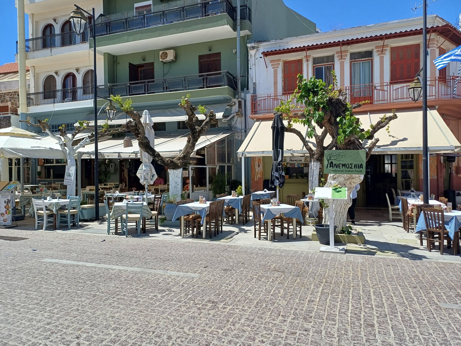 Mochos: A Unique Musical Tradition - Discover Crete