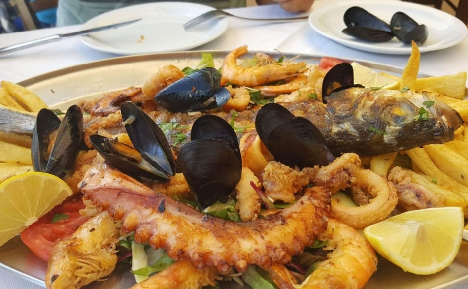 Mythos: Delightful seafood by the sea - Discover Crete
