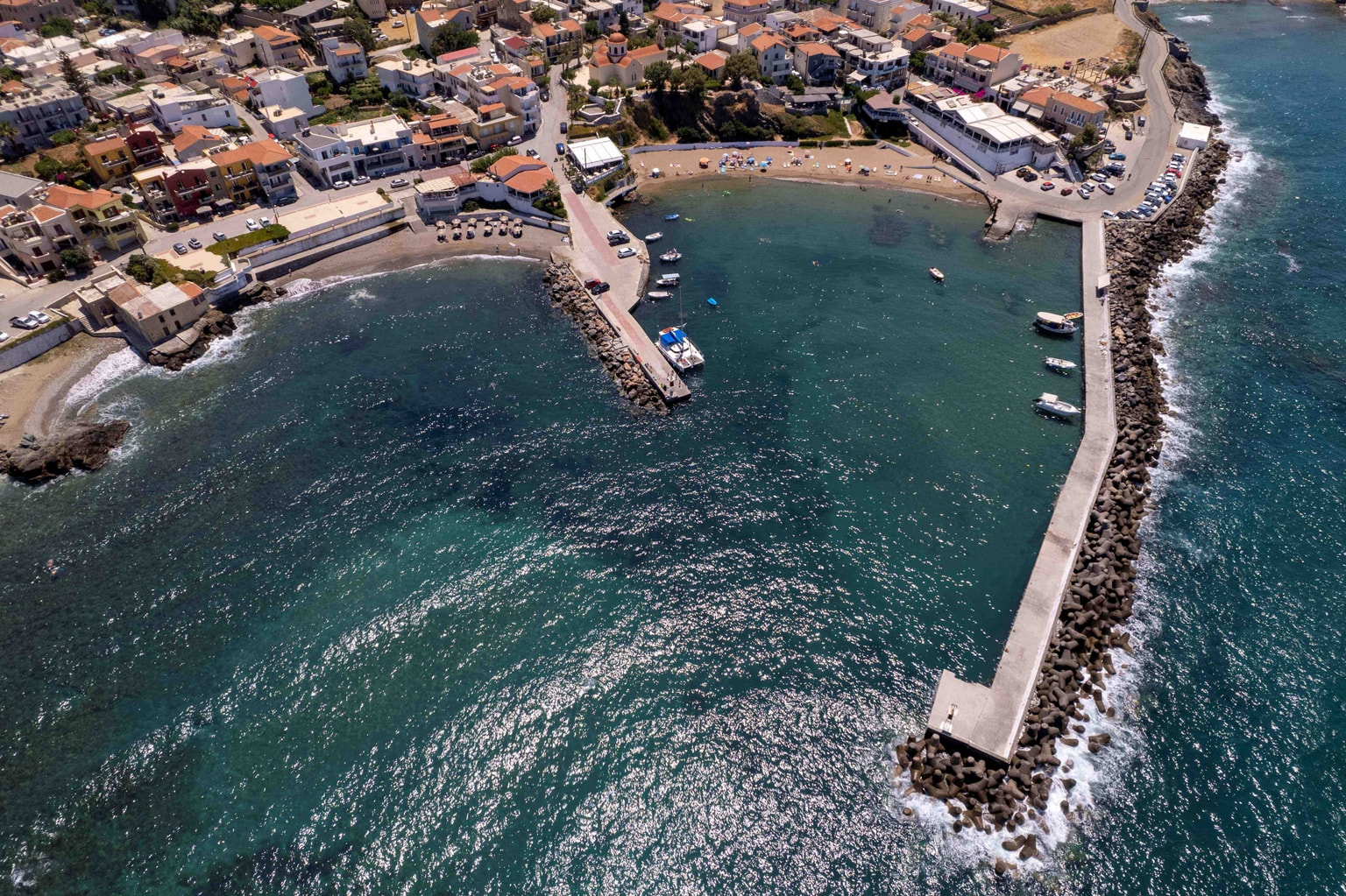 Η παραλία Πάνορμος - Discover Crete